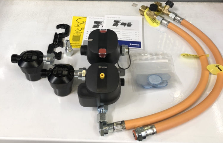 Truma DuoControl CS 30 mBar vertikal Gasdruckregler Komplettset Pieper Shop